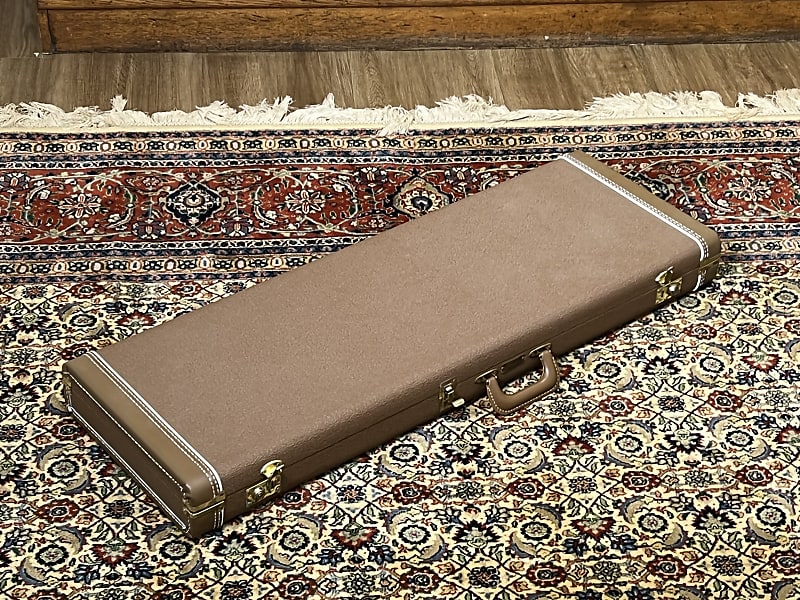 G&G Fender Strat/Tele Reissue case Circa 2015 Brown Tolex | Reverb