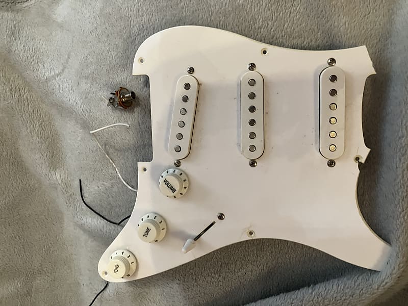 Squier affinity strat electronics Taiwan 2003 | Reverb