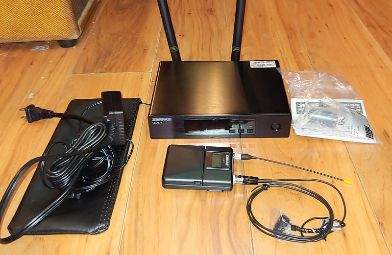 Shure QLXD4/ULXD1 with WL183 Lav mic | Reverb