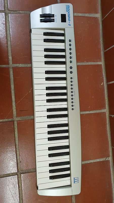 Miditech Midistudio 2 2000s Silver | Reverb