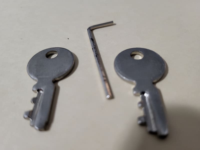 Fender Telecaster/Stratocaster 1970's case keys - Original | Reverb