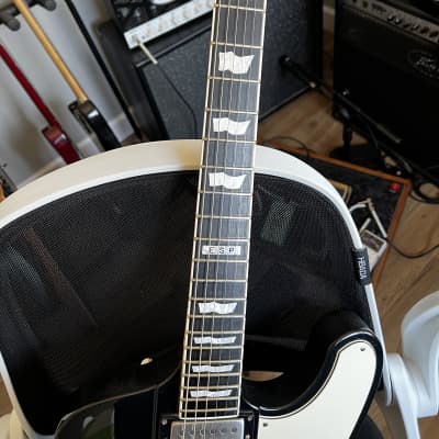 ESP Standard Phoenix-II | Reverb