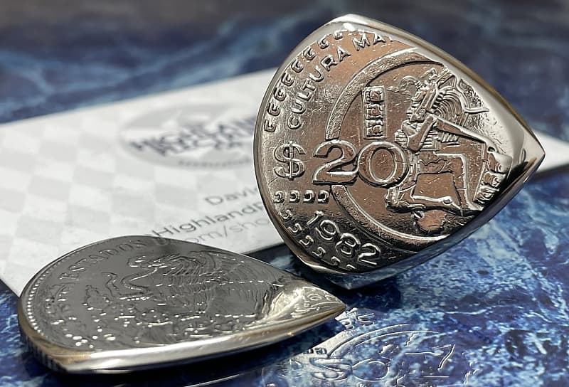 The Highland Plectrum Co. One (Large)1982 Mexican 20 Peso | Reverb UK