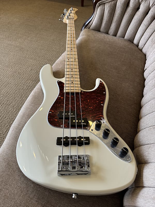 Sadowsky Hybrid P/J 4 w/bag 2022 - Olympic White | Reverb