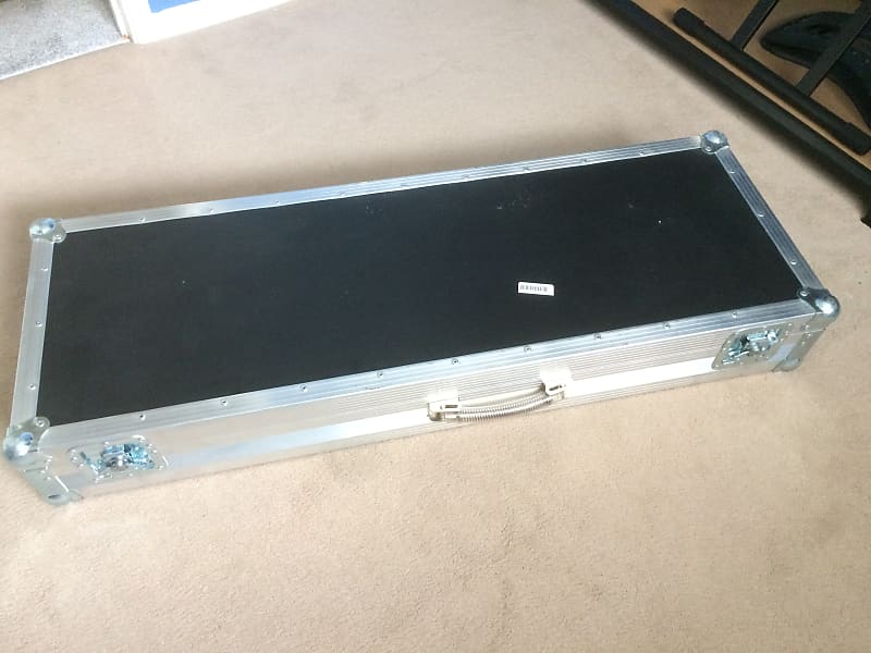 Custom Flight Case for Guitar or Pedalboard | Reverb UK