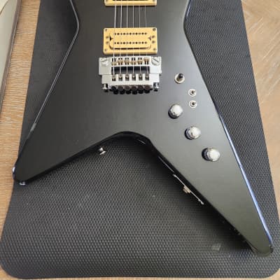 1980s Carvin V220 Electric Guitar w/ OHSC | Reverb