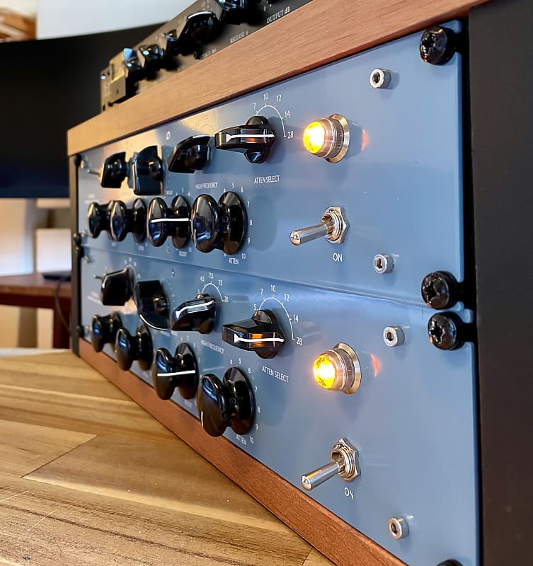 | Creative Clowns Gyraf Pultec 2022 Stereopair - light | Reverb UK