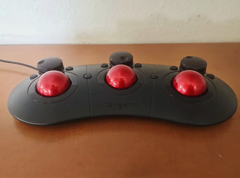 Tangent Ripple - Color Grading Panel - Black Red 3x Tracker | Reverb