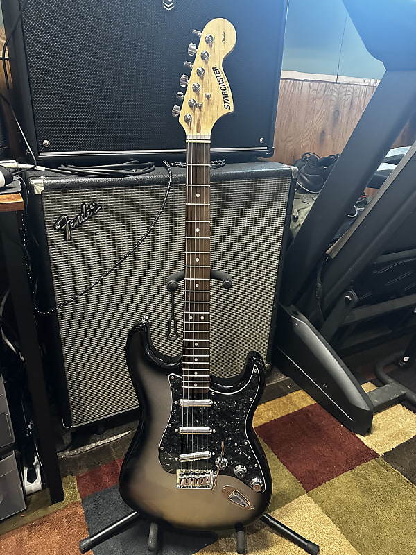 Fender Starcaster strat 2009 - Silver burst | Reverb
