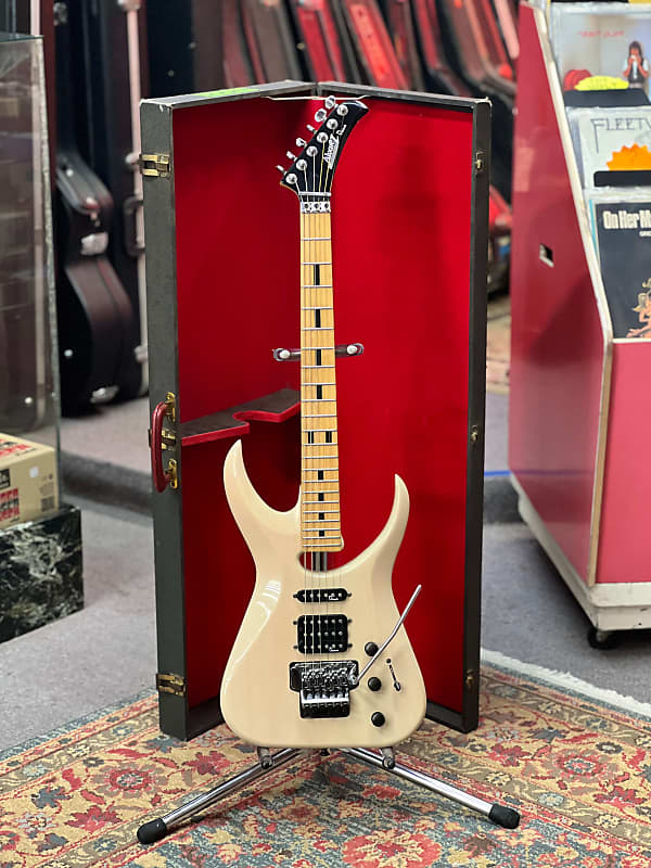 Alvarez Dana Scoop Tri-Force 1990s - White | Reverb