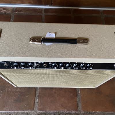 Fender '64 Custom Deluxe Reverb-Amp 2-Channel 20-Watt 1x12" | Reverb