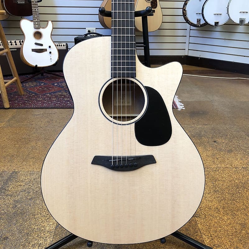 Furch Violet Gc-SM Master's Choice Spruce/Mahogany Grand | Reverb