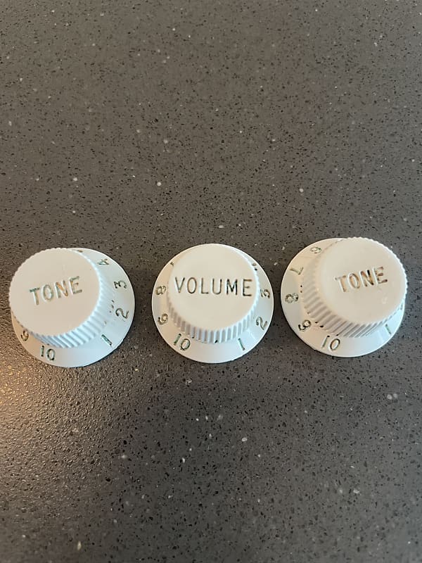 Genuine Fender Vintage ‘62 NOS Faded White Relic Knobs | Reverb