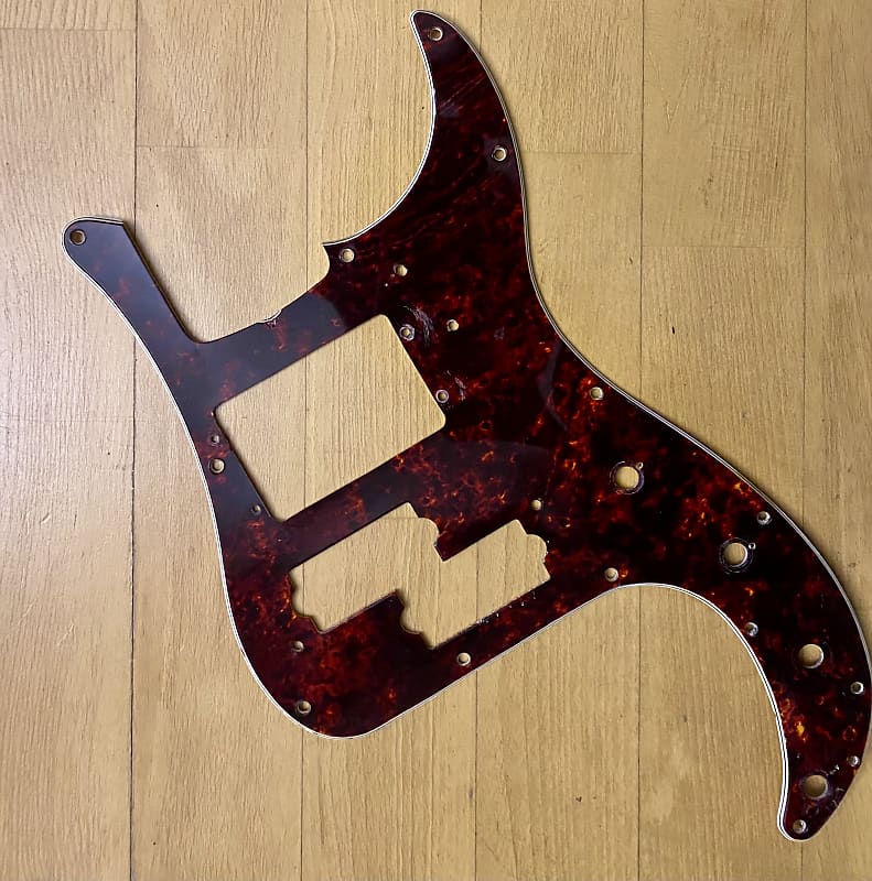 Fender Precision 1968-1972 Tortoise red | Reverb