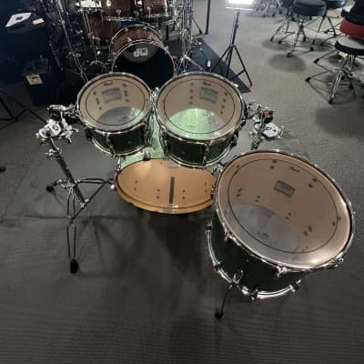 Pearl Masters Maple Complete 10/12/16/22" Drum Set Kit in | Reverb