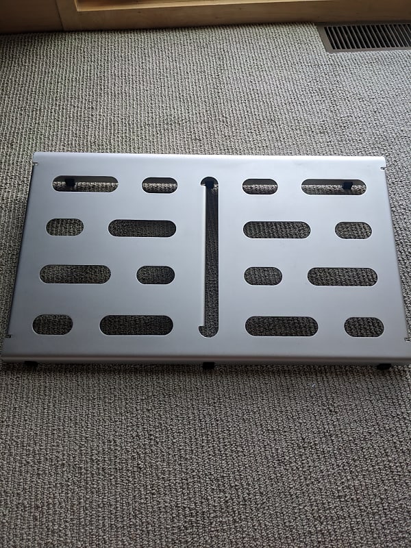 Mono Pedalboard Medium | Reverb