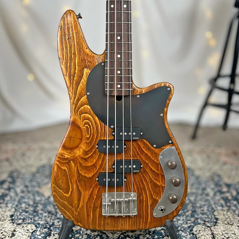 Offbeat Guitars Roxanne P2 32" Medium Scale Bass in | Reverb Canada