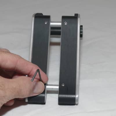 PERFORMAXE Electric Guitar Leg Rest - Brushed Aluminum. New | Reverb