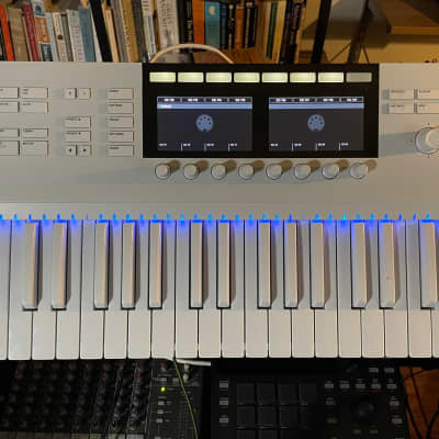 Native Instruments Komplete Kontrol S61 Mk2 25th Anniversary | Reverb