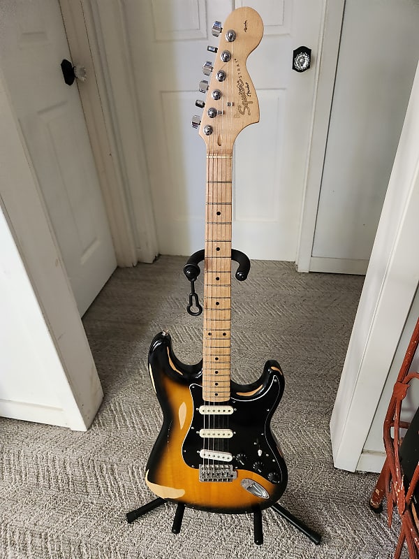Squier Affinity Series Stratocaster | Reverb