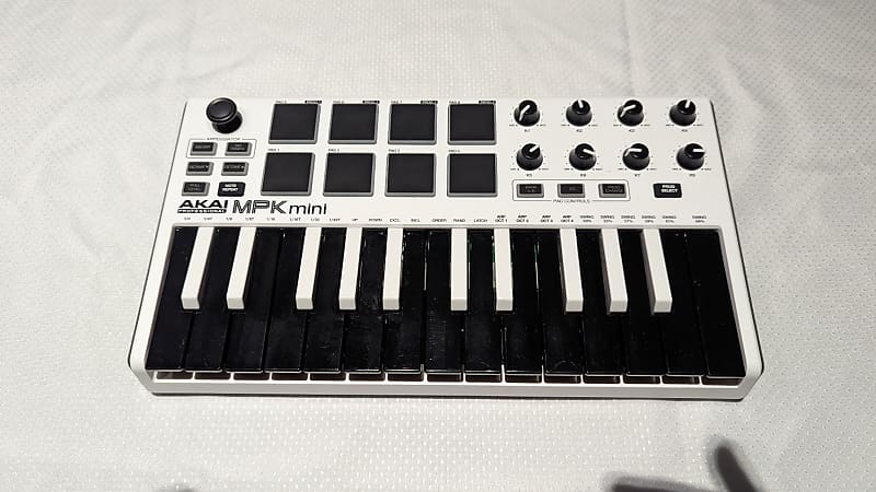 Akai MPK Mini MkII 25-Key MIDI Controller | Reverb