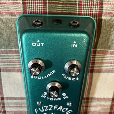 Fuzz Face Deluxe: Square Face NTE 123A circuit with tone/bass | Reverb