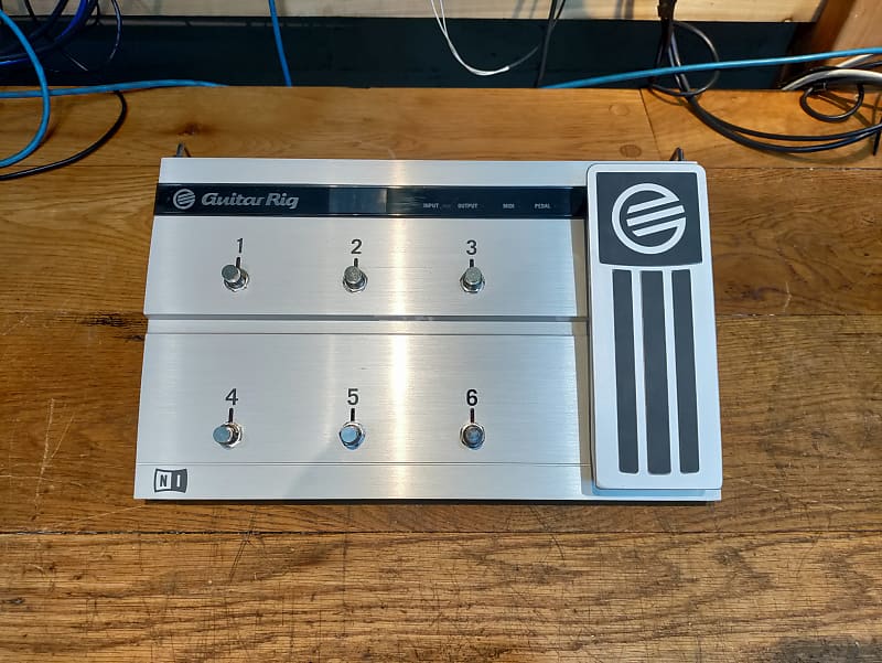Native Instruments Rig Control 2 (Guitar Rig 2) Silver | Reverb
