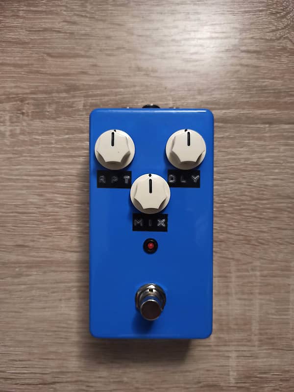 Light Blue Delay Clone | Reverb