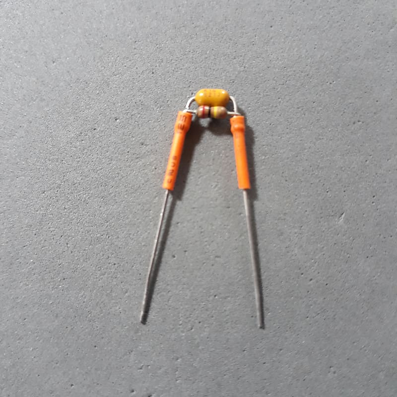 Treble Bleed King Micro Bleed "POCO" 820pF Axial capacitor, | Reverb