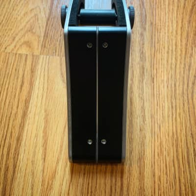 Performaxe Electric Guitar Leg Rest - Brushed Aluminum. | Reverb