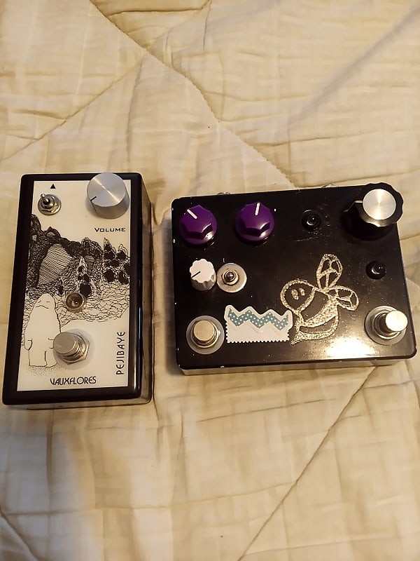 Vauxflores Bee buzz fuzz and pejibaye boost | Reverb