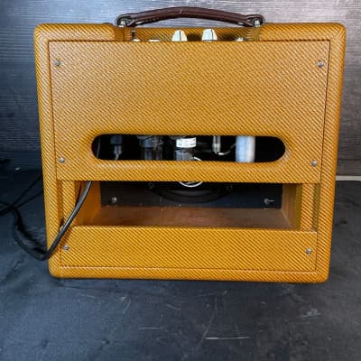 Valvetrain Valvetrain 2 knob 5 watt tweed amp Guitar Combo | Reverb