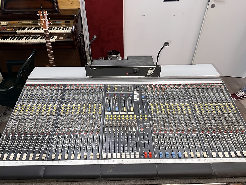 Allen & Heath GL3000-816 8-Group 16-Channel Mixing Console | Reverb