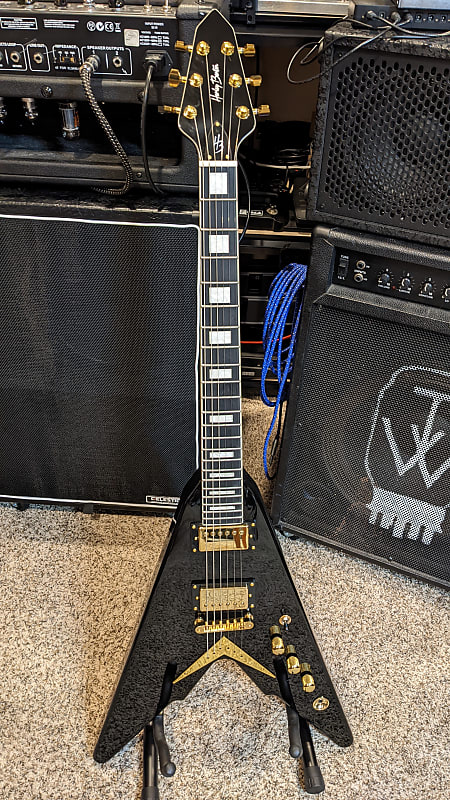 Harley Benton Victory Plus Flying V - Locking Tuners, 3 | Reverb