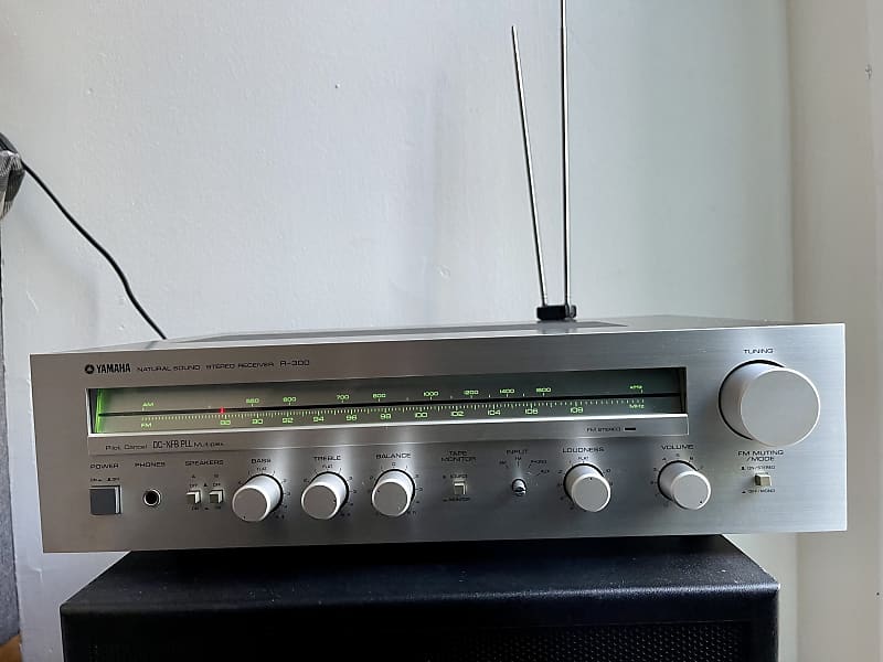 Yamaha R300 Silver | Reverb