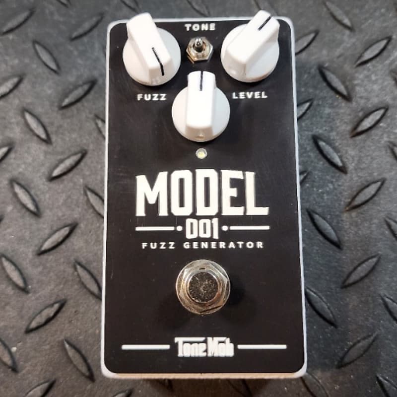 Tone Mob / SolidGoldFX Model 001 Fuzz Generator | Reverb