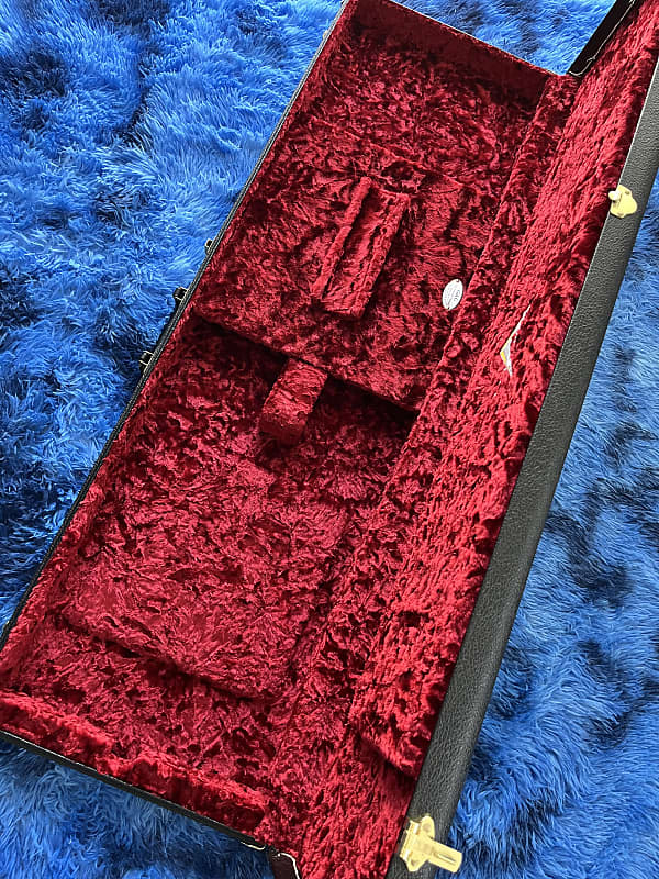 Fender USA Custom Shop Bass Deluxe Hard Case with Golden | Reverb