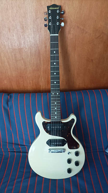 Aria Diamond ET240 70's - Ivory | Reverb