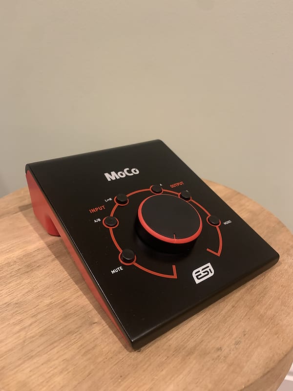 ESI MoCo Passive Monitor Controller With 2 Stereo I / O | Reverb