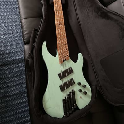 Legator WR4 Wraith Headless Bass - Stealth Black w/ Gig Bag | Reverb