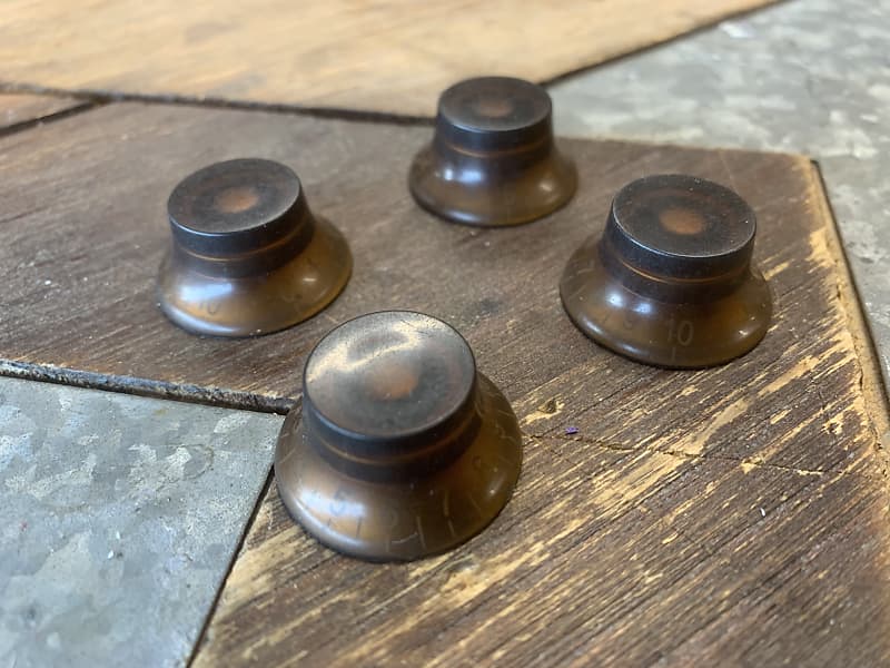Real Life Relics Chocolate Brown Vintage Bell Knobs | Reverb España