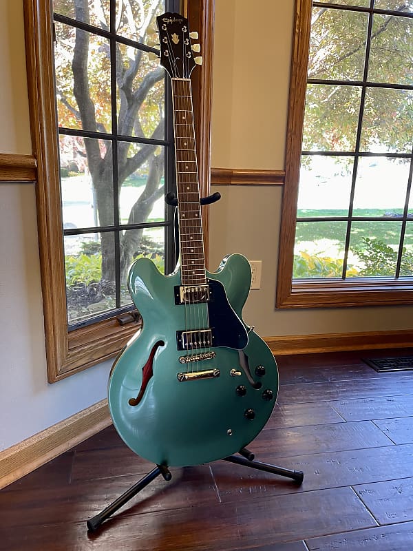 NEW Epiphone ES-335 Traditional Pro Semi-Hollow Electric | Reverb
