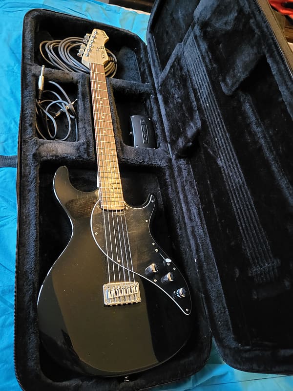 Line 6 Variax 300 2000s - Black | Reverb