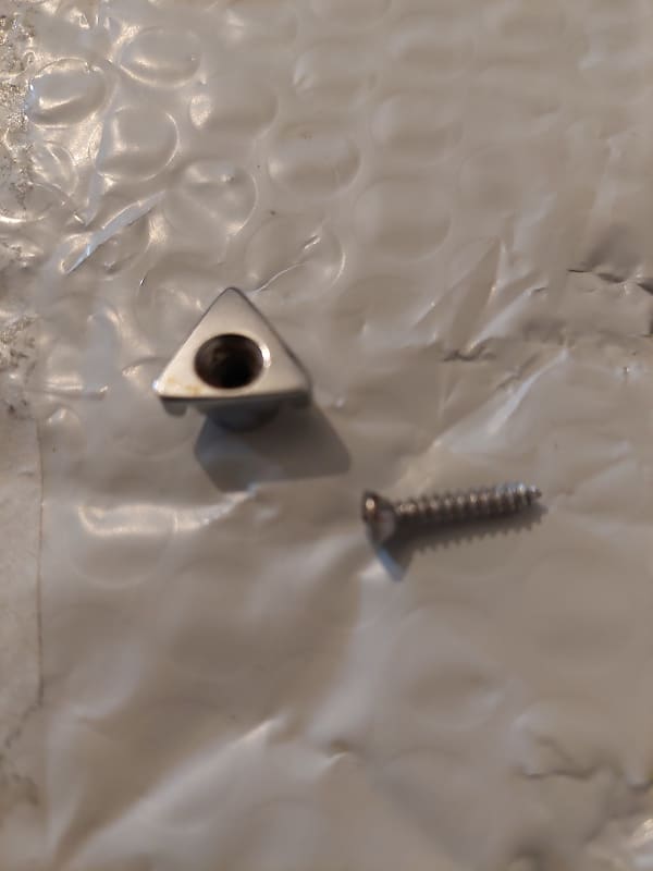 Peavey USA Vintage T60 Triangle String Retainer / String Tree | Reverb