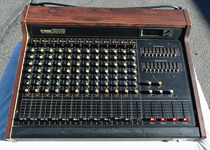Vintage Yamaha 1202 MQ Series 12 Channel Analog Mixer - PV | Reverb