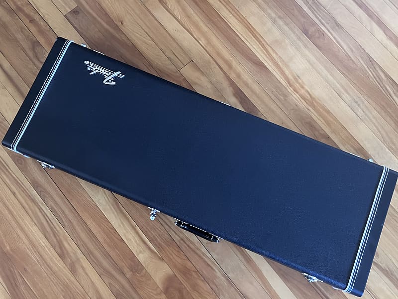 Fender Musicmaster Duo Sonic Mustang tolex G & G hard case RI | Reverb