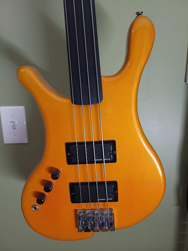 Left-handed Scream Basses Fretless 2009 - Moses Graphite Neck | Reverb