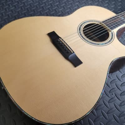 Larrivee C10 C 10 Flagship Model | Reverb