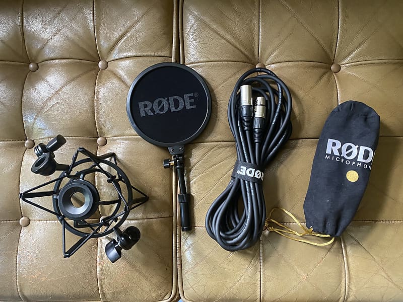 RODE NT1 Black Studio Condenser Mic with Shock Mount, Pop | Reverb