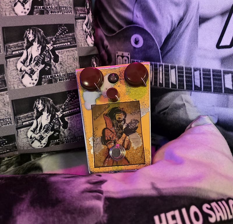 Hello Sailor Effects Astrotone Fuzz - Aged Graffiti Yellow | Reverb UK